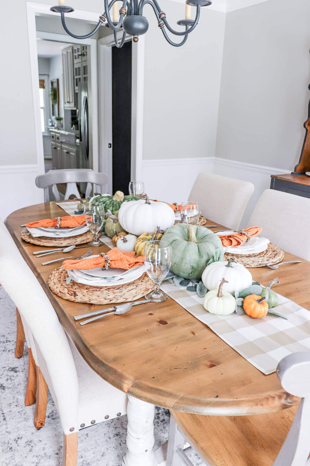 Create this Fall Pumpkin Tablescape in Just 30 Minutes